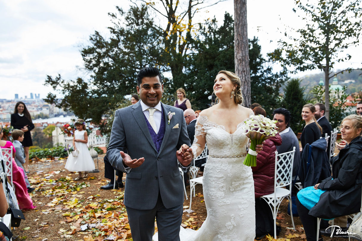 Destination wedding in Prague - Prague wedding photographer Pelucha